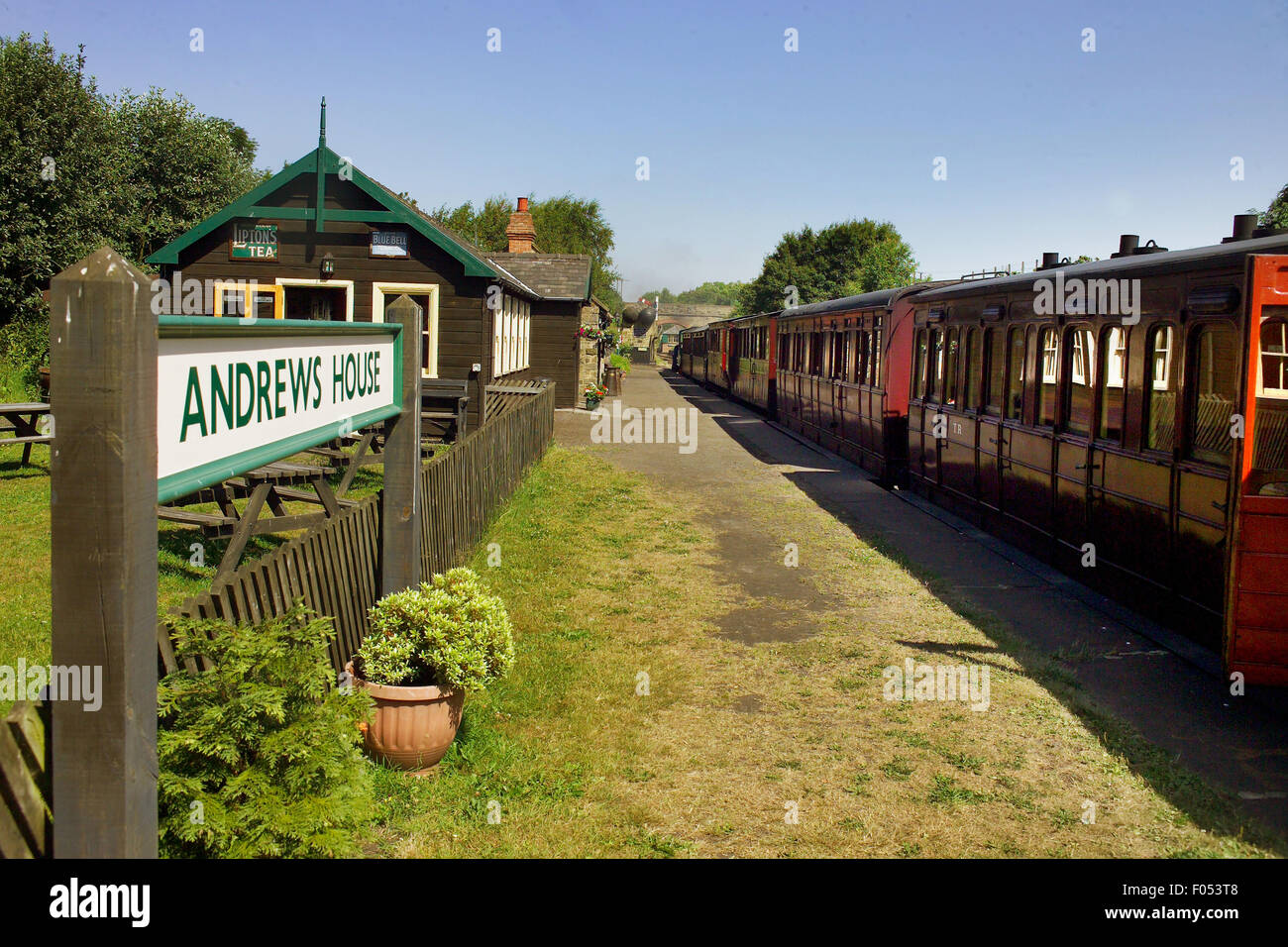 Steam train in station on Tanfield railway Stock Photo - Alamy