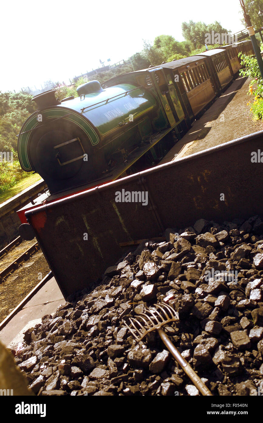 Coal on steam train hi-res stock photography and images - Alamy