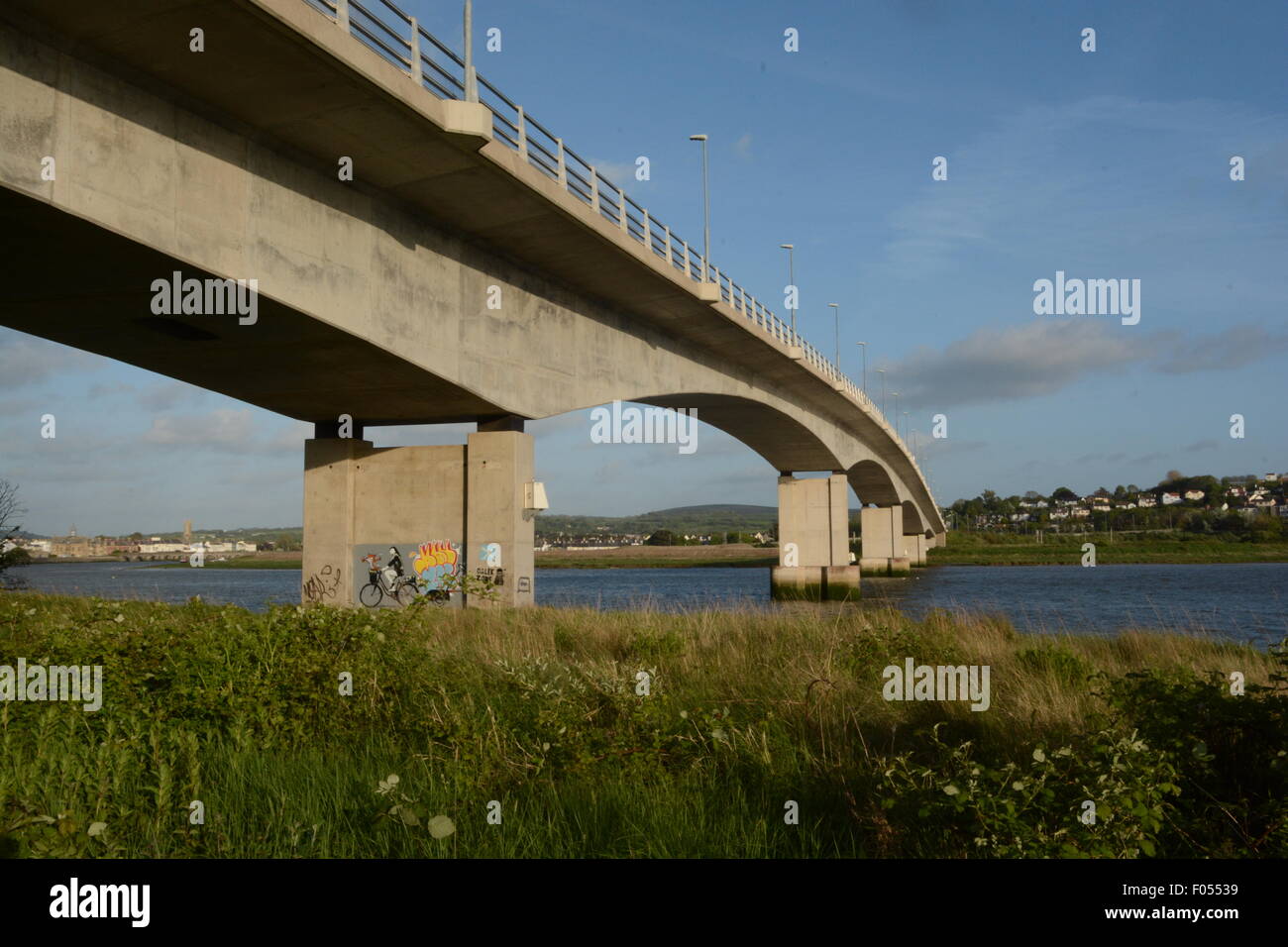 Taw Bridge Downstream Bridge in Barnstaple Devon across the River Taw ...