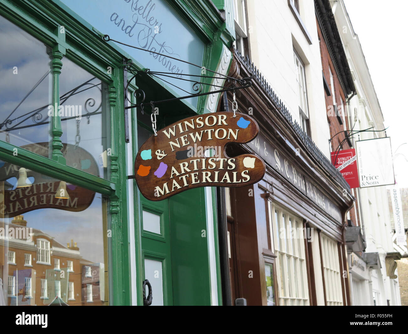 Historical ludlow shropshire shop hi-res stock photography and images ...