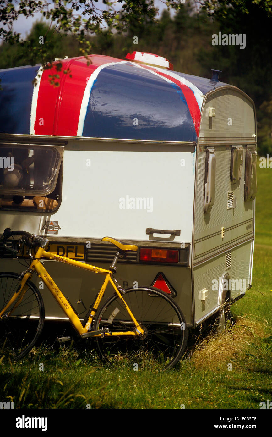 Old fashioned caravan hi-res stock photography and images - Alamy