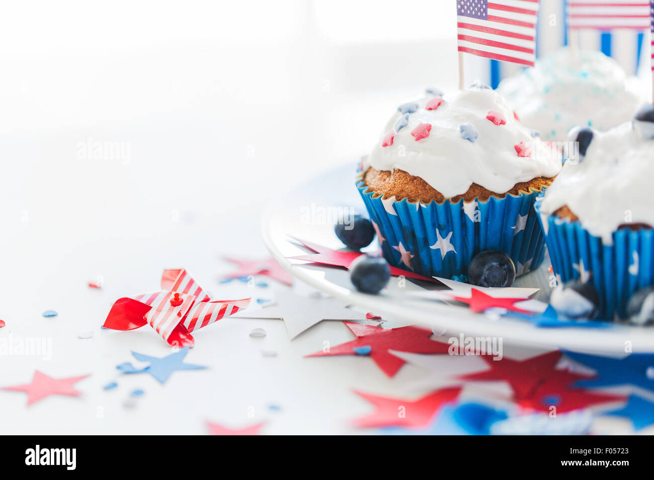 cupcakes with american flags on independence day Stock Photo - Alamy