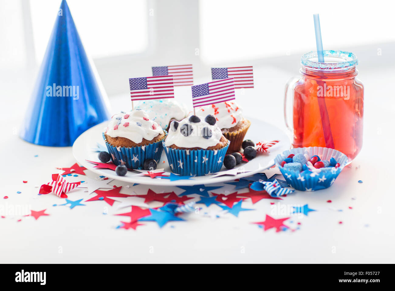 cupcakes with american flags on independence day Stock Photo - Alamy