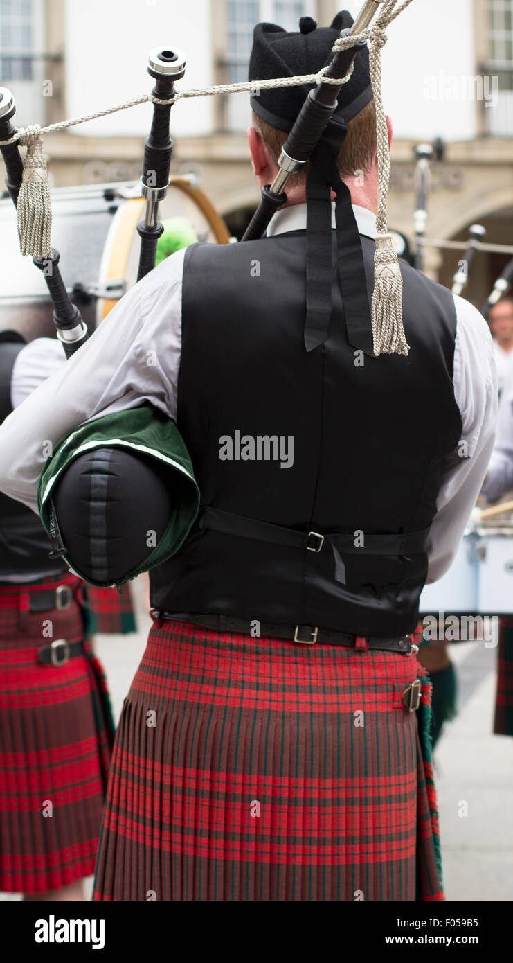 Vertical pipe band hi-res stock photography and images - Alamy