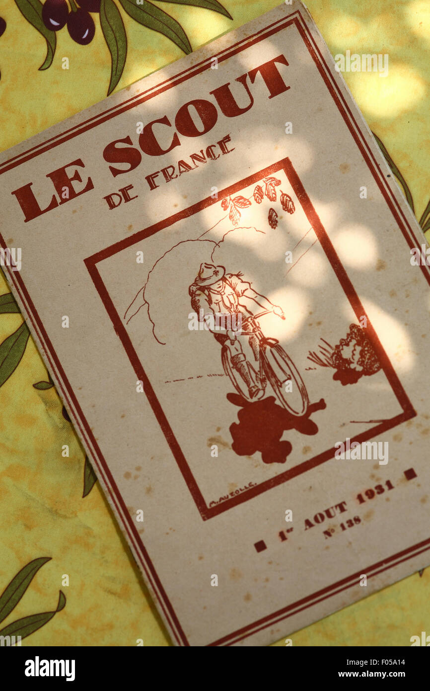 'le scout' ,French scout magazine from 1931 Stock Photo - Alamy