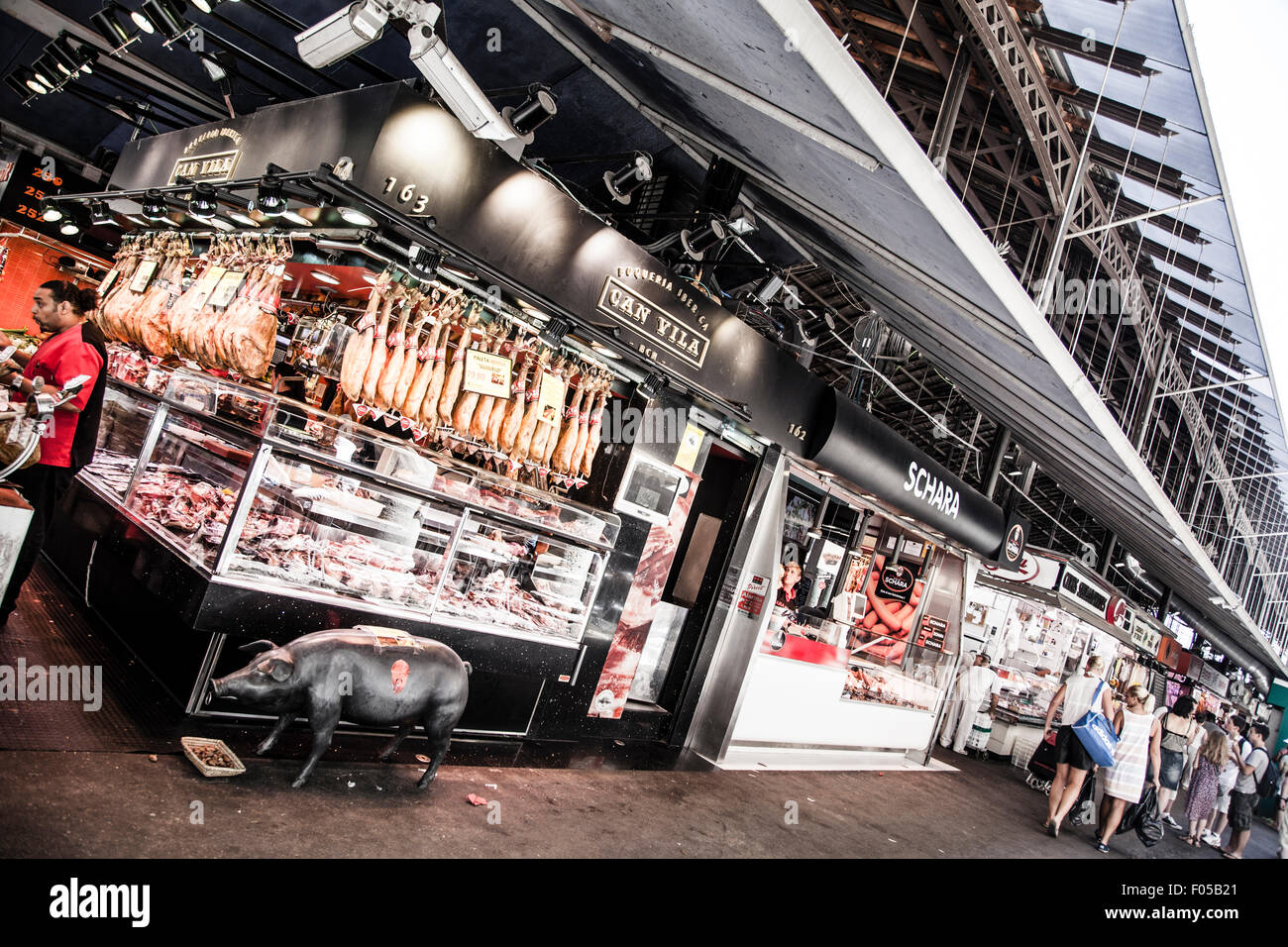 Ham prosciutto meat market barcelona hi-res stock photography and ...