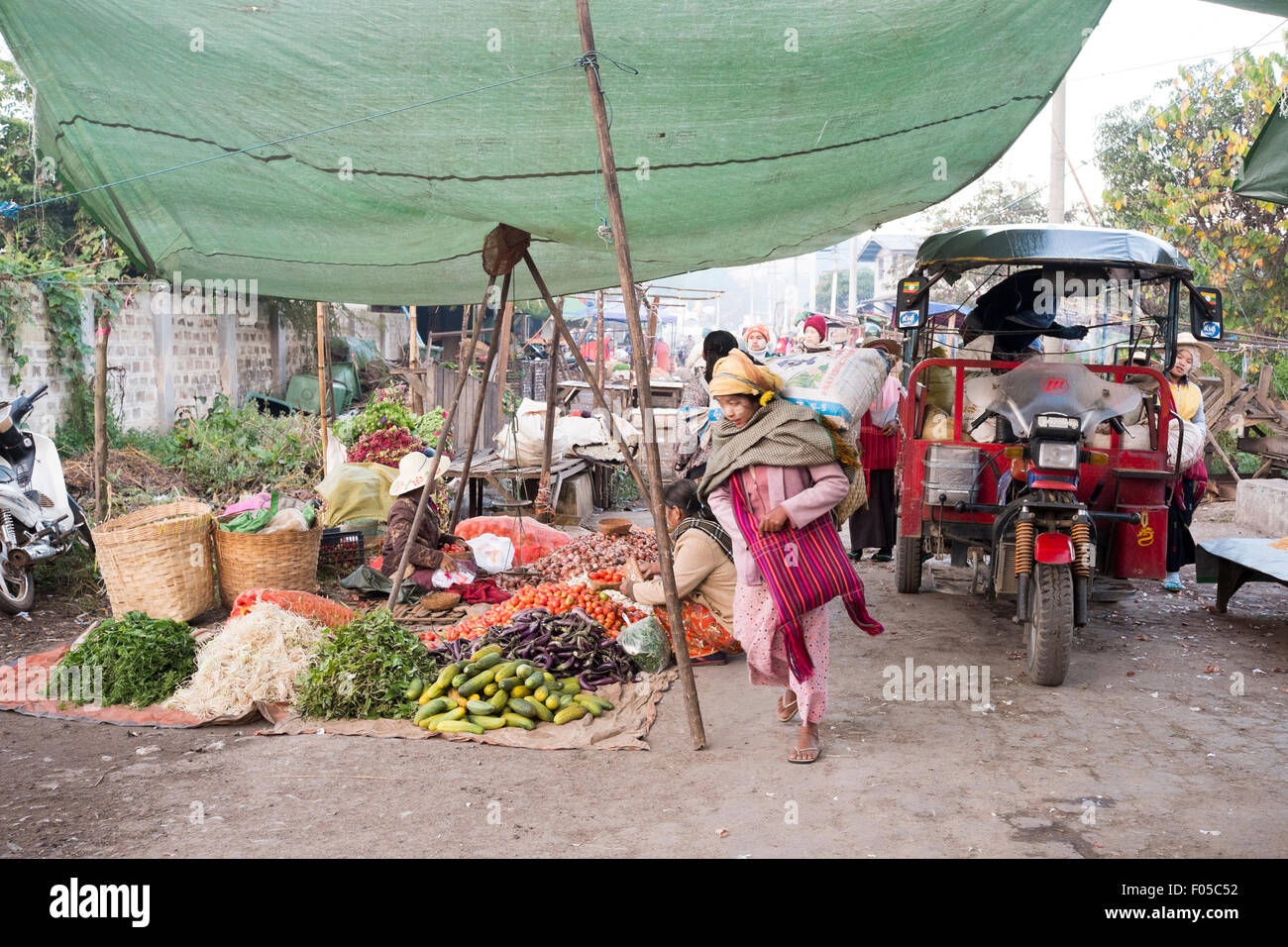 Myanmar town hi-res stock photography and images - Alamy