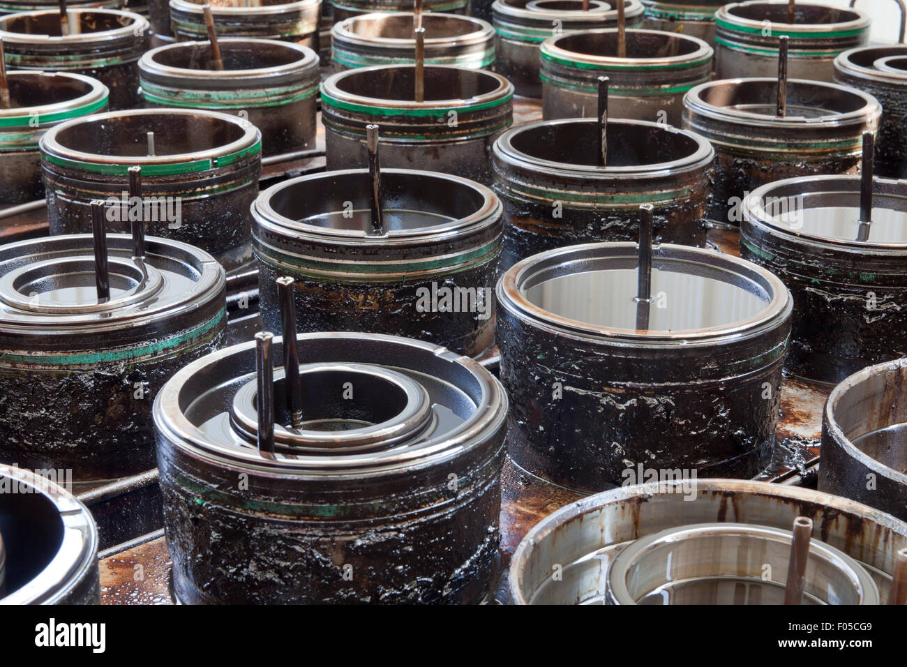 Crowd cylinders hi-res stock photography and images - Alamy