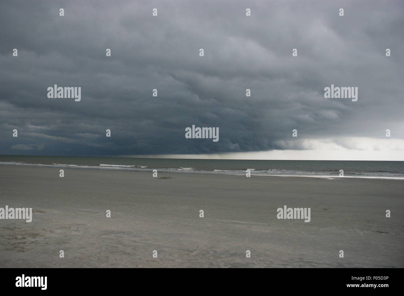 Rolling clouds at the beach hi-res stock photography and images - Alamy