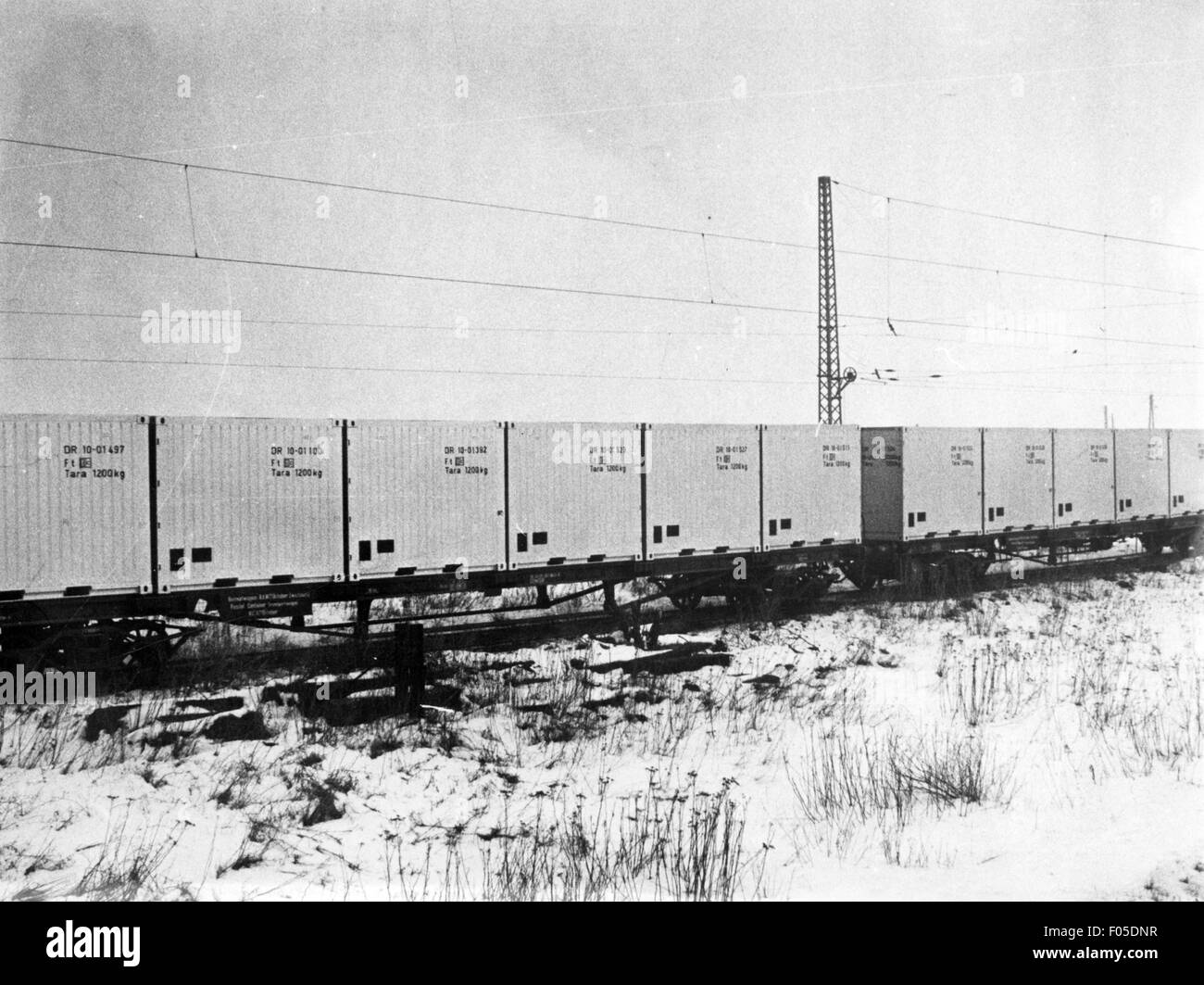 Movement rail railway wagons loaded hi-res stock photography and images ...