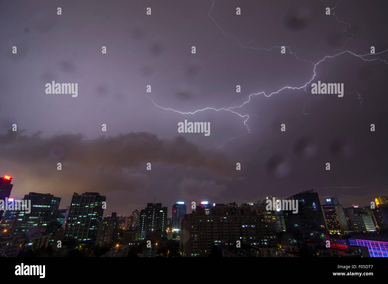 Weathersystem hi-res stock photography and images - Alamy
