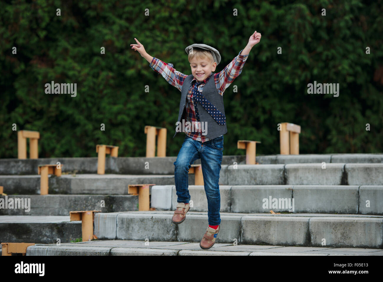 Kids stairs school hi-res stock photography and images - Alamy