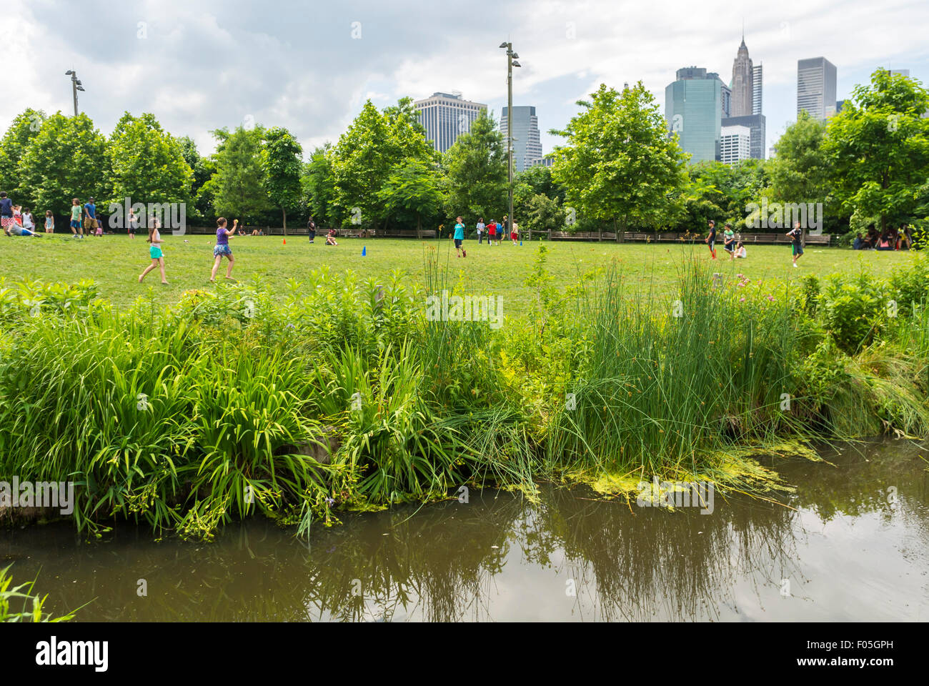 Group children playing outdoors hi-res stock photography and images - Alamy