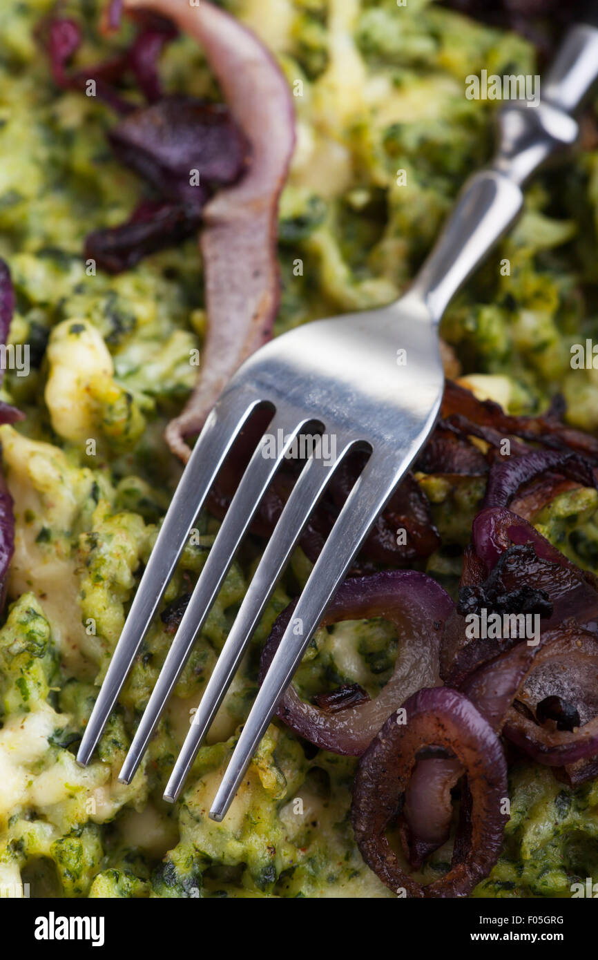 bavarian spinach spaetzle pasta dish Stock Photo - Alamy
