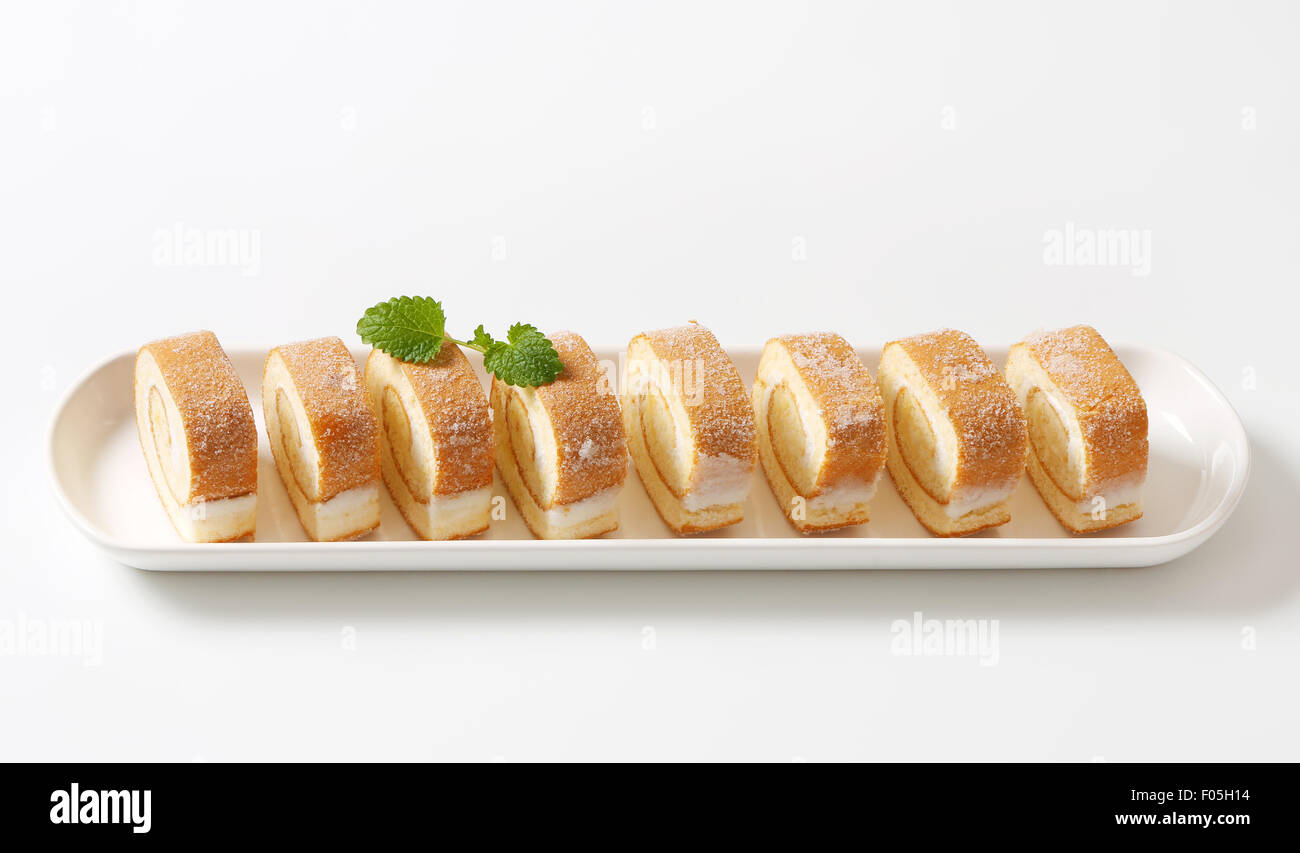 Sponge and buttercream filling hi-res stock photography and images - Alamy