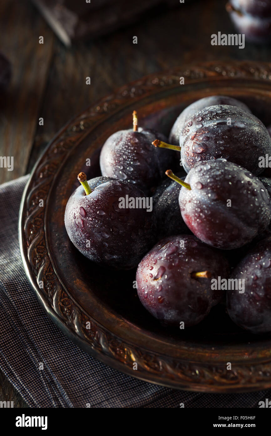 Organic Ripe Purple Prune Plums Ready to Eat Stock Photo - Alamy