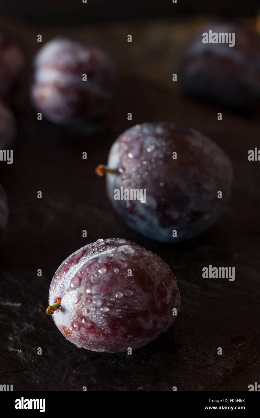 Organic Ripe Purple Prune Plums Ready to Eat Stock Photo - Alamy