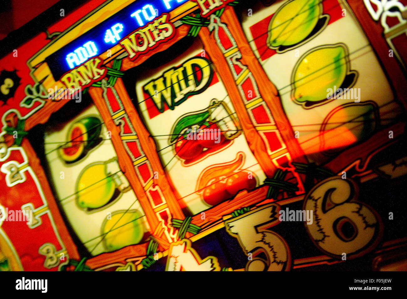 Melon fruit machine hi-res stock photography and images - Alamy