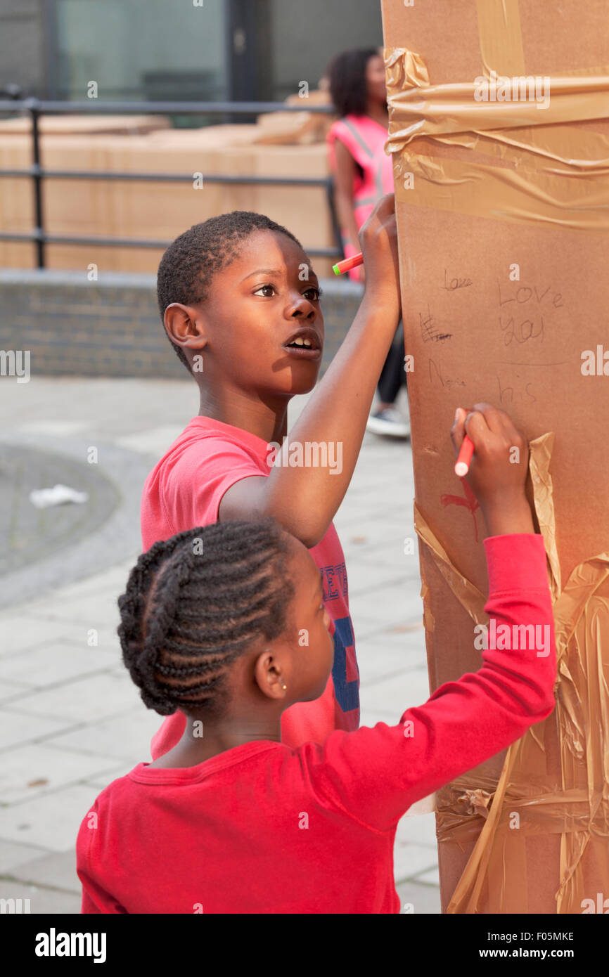 Children and art installation hi-res stock photography and images - Alamy