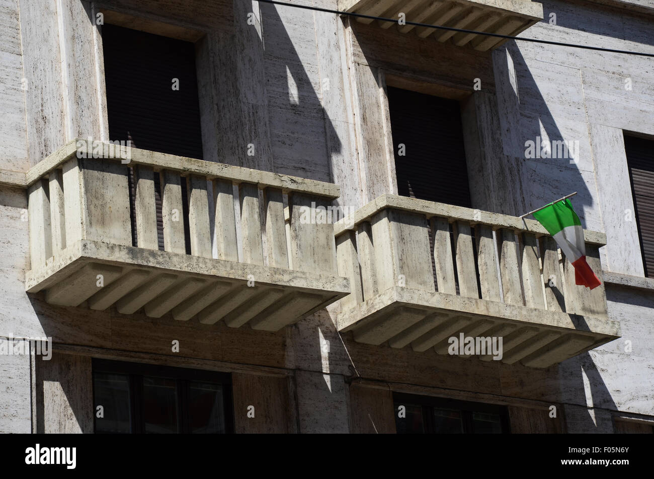 Italian balcony hi-res stock photography and images - Alamy