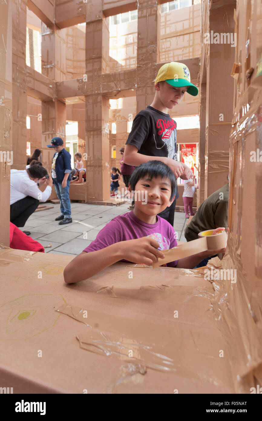 Children and art installation hi-res stock photography and images - Alamy