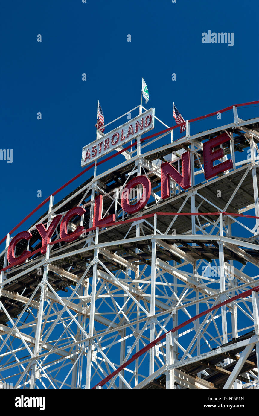 CYCLONE ROLLER COASTER (©VERNON KEENAN 1927) ASTROLAND AMUSEMENT PARK ...