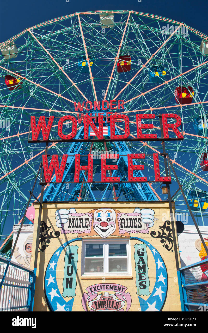 DENO’S WONDER WHEEL AMUSEMENT PARK CONEY ISLAND NEW YORK CITY USA Stock ...
