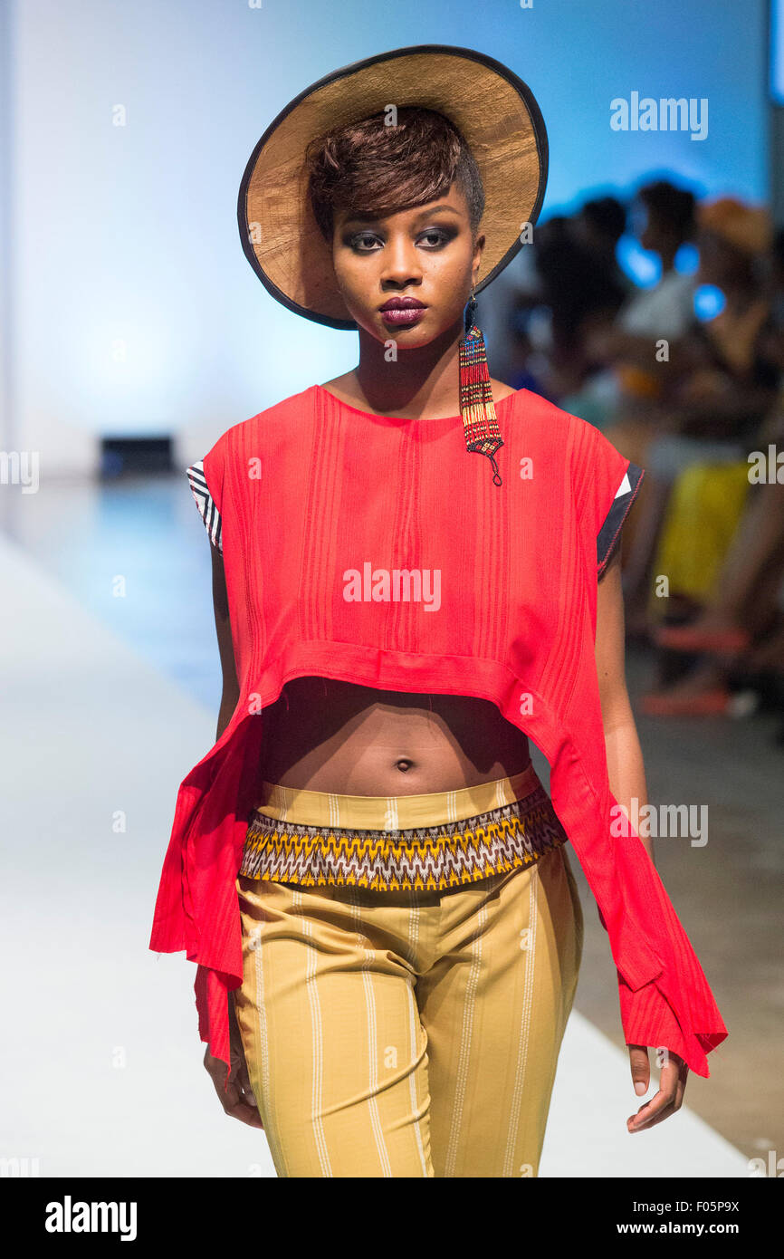 African models runway hi-res stock photography and images - Alamy