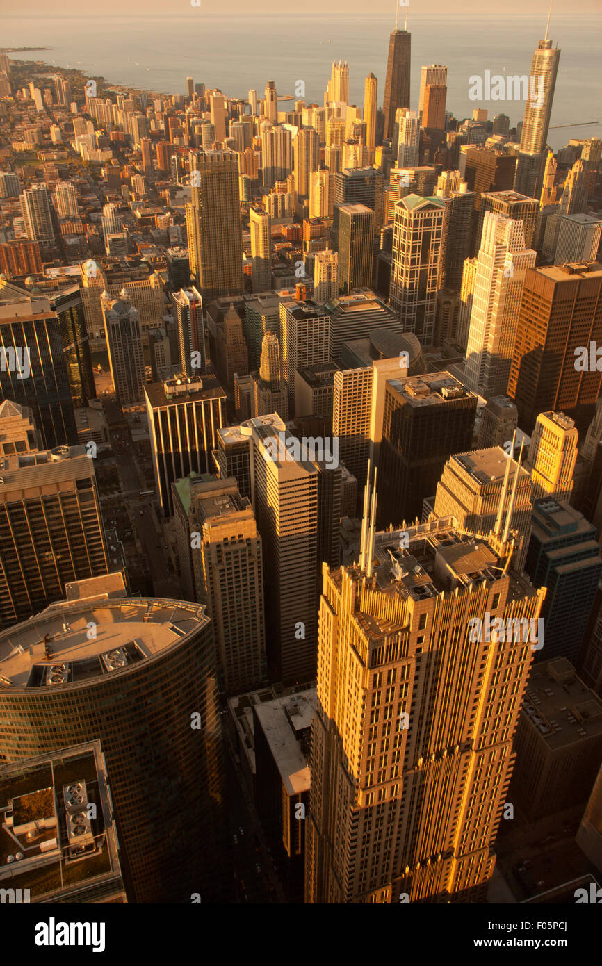 DOWNTOWN LOOP SKYLINE CHICAGO ILLINOIS USA Stock Photo - Alamy