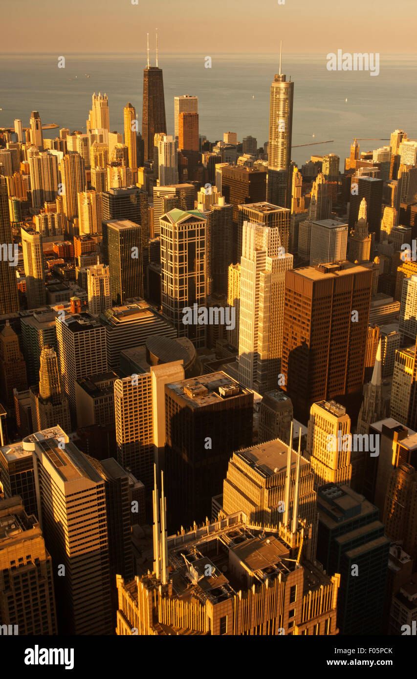 DOWNTOWN LOOP SKYLINE CHICAGO ILLINOIS USA Stock Photo - Alamy