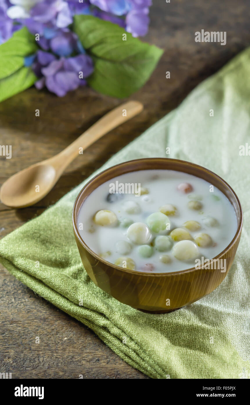 Bua Loy (Rice Dumplings in Coconut Milk) asian dessert Stock Photo - Alamy
