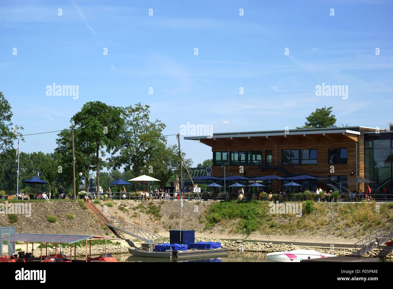 Boathouse cafe hi-res stock photography and images - Alamy