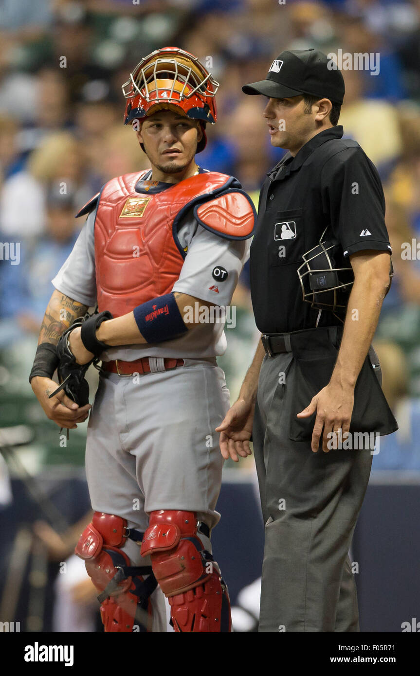 Milwaukee, WI, USA. 07th Aug, 2015. St. Louis Cardinals catcher Yadier ...
