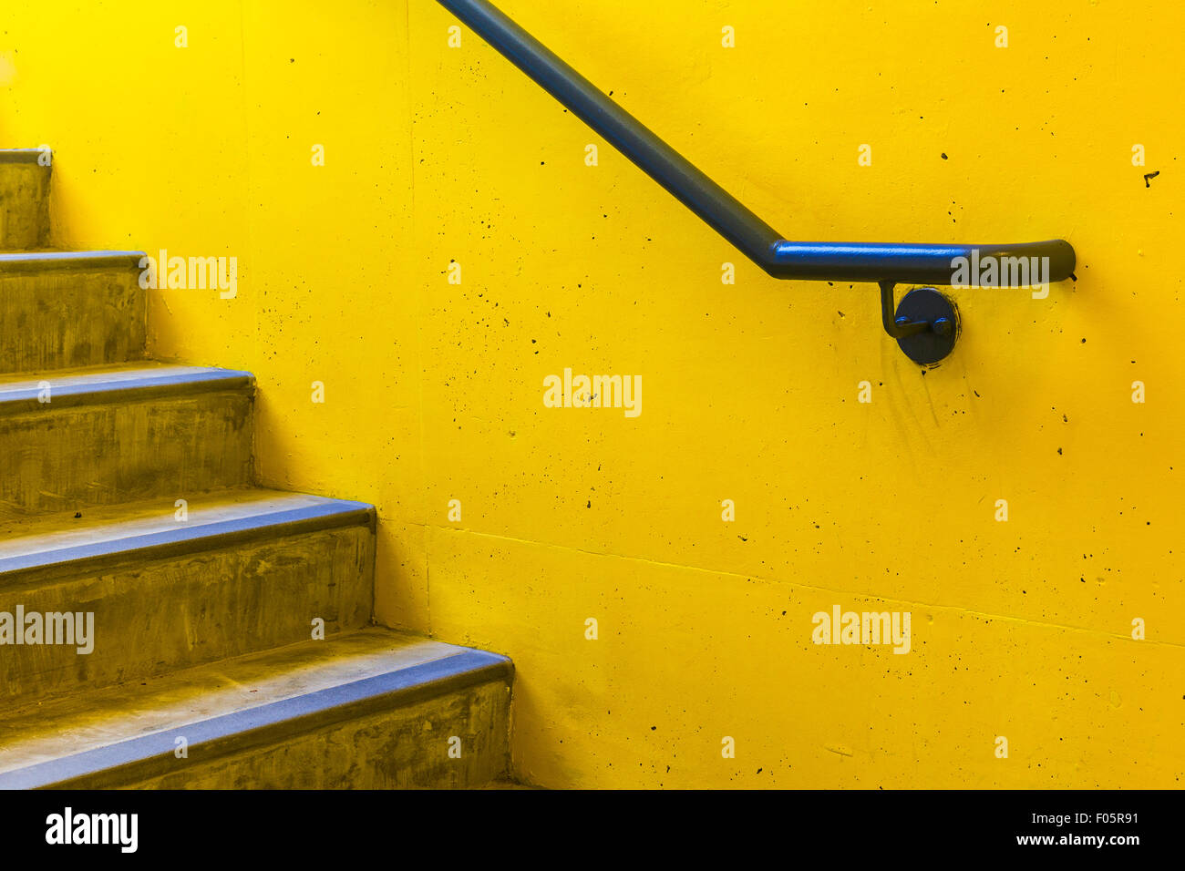 Yellow stairwell hi-res stock photography and images - Alamy