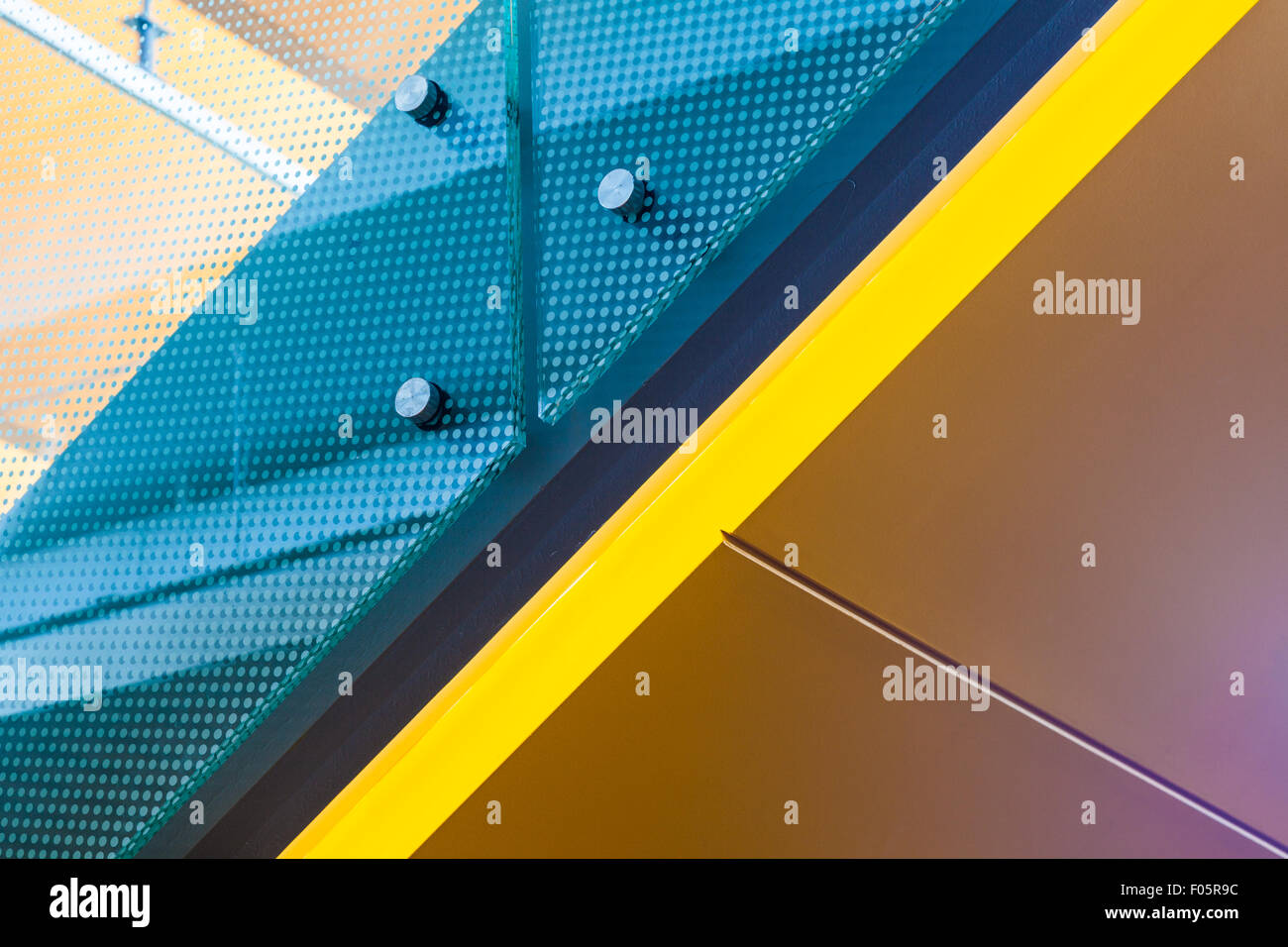 Acute angle building hi-res stock photography and images - Alamy