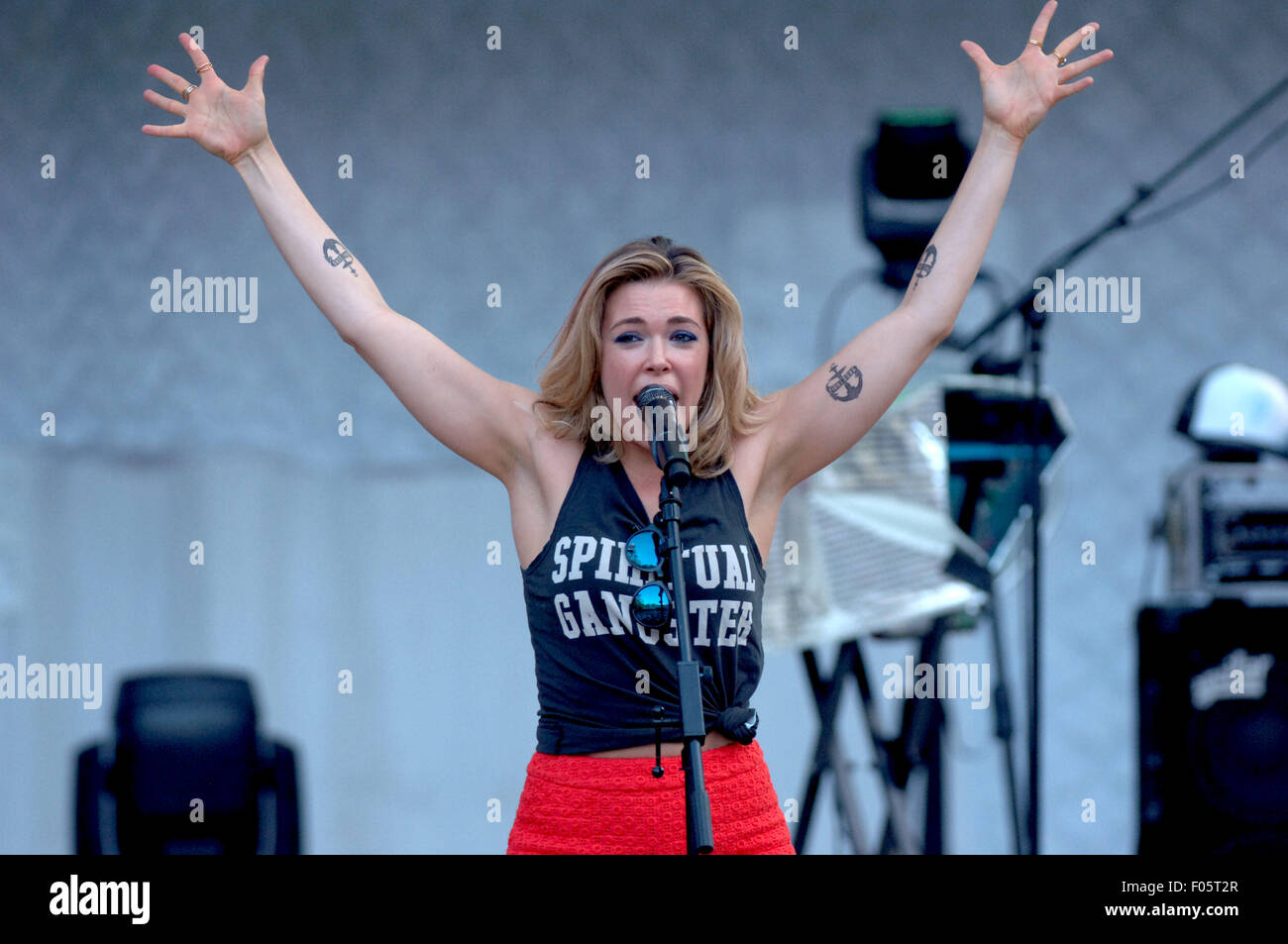 Raleigh, North Carolina, USA. 5th Aug, 2015. Singer RACHEL PLATTEN ...