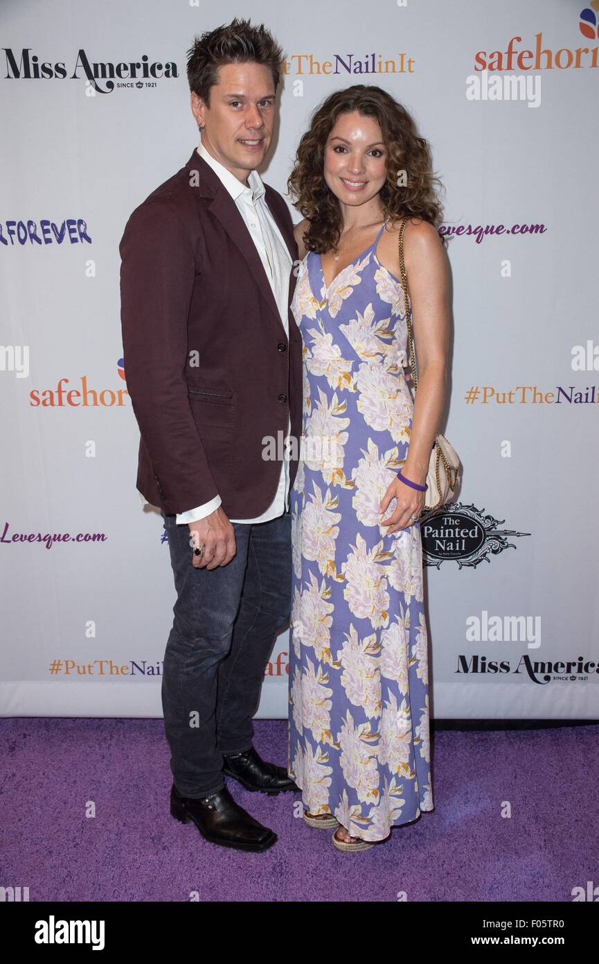 Sarah joy miller hi-res stock photography and images - Alamy