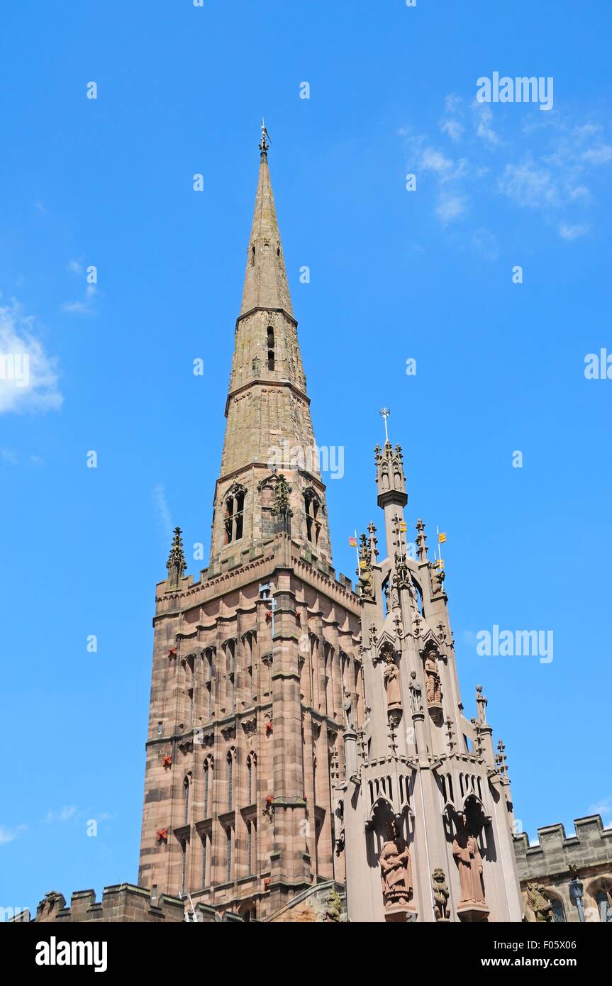 View of the Medieval Holy Trinity Church and the Coventry Cross ...