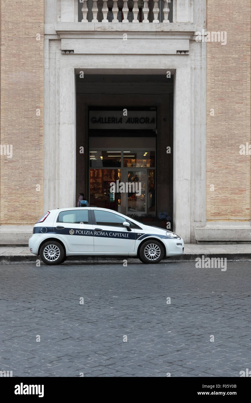 Italian police car fiat polizia High Resolution Stock Photography and ...