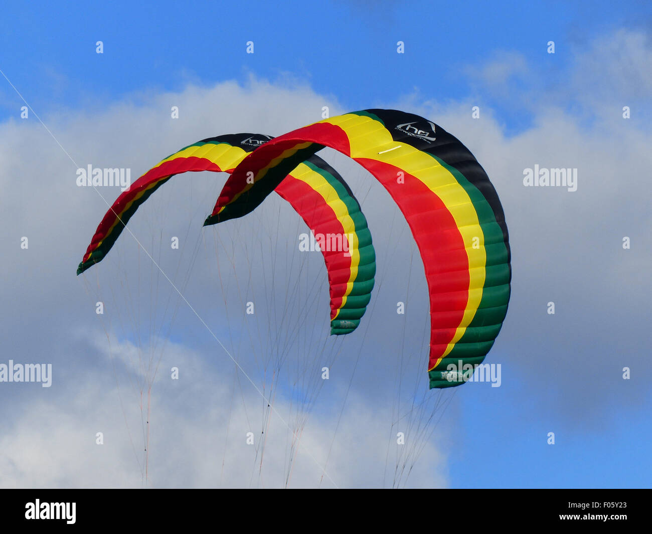 Colourful kites hi-res stock photography and images - Alamy