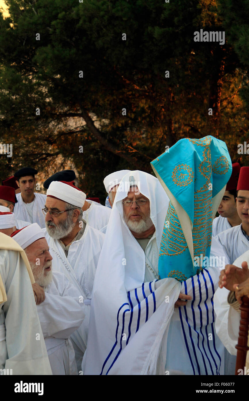 Samaria, Samaritan pilgrimage to Mount Gerizim done on Passover ...