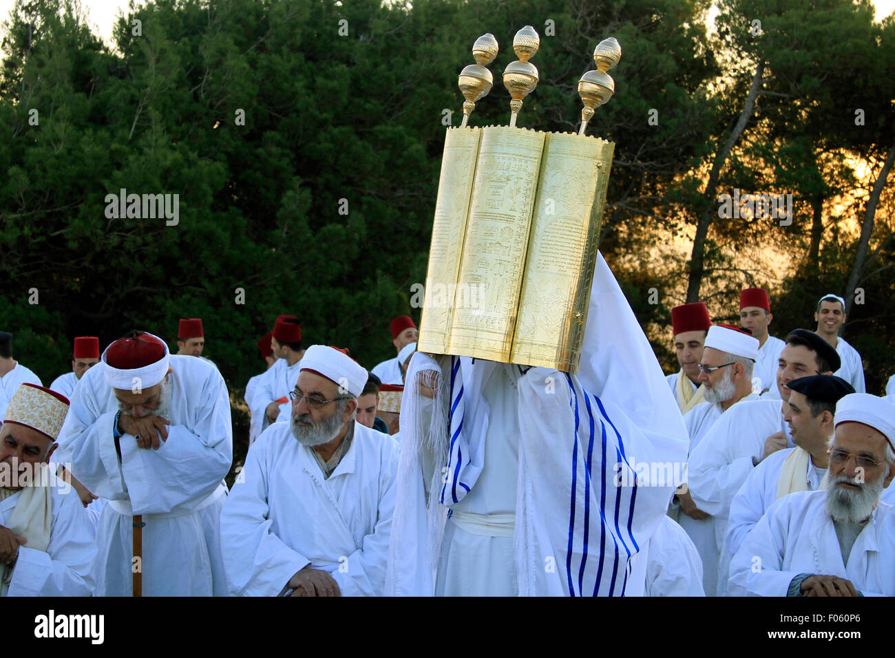 Samaria, Samaritan pilgrimage to Mount Gerizim done on Passover ...