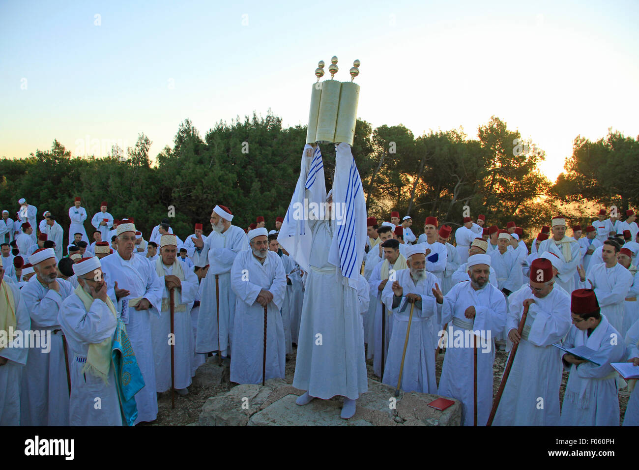 Samaria, Samaritan pilgrimage to Mount Gerizim done on Passover ...