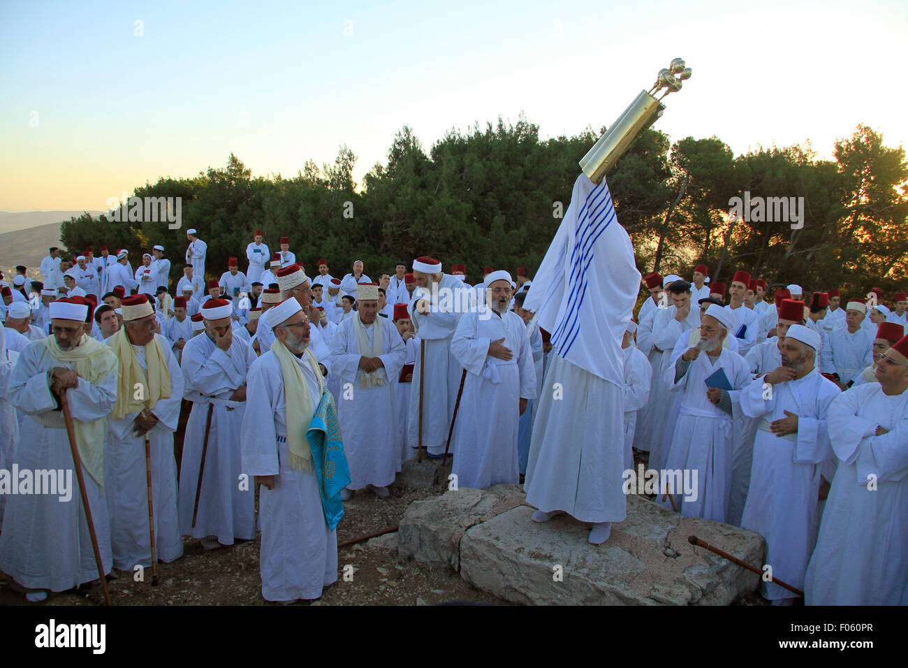 Samaria, Samaritan pilgrimage to Mount Gerizim done on Passover ...