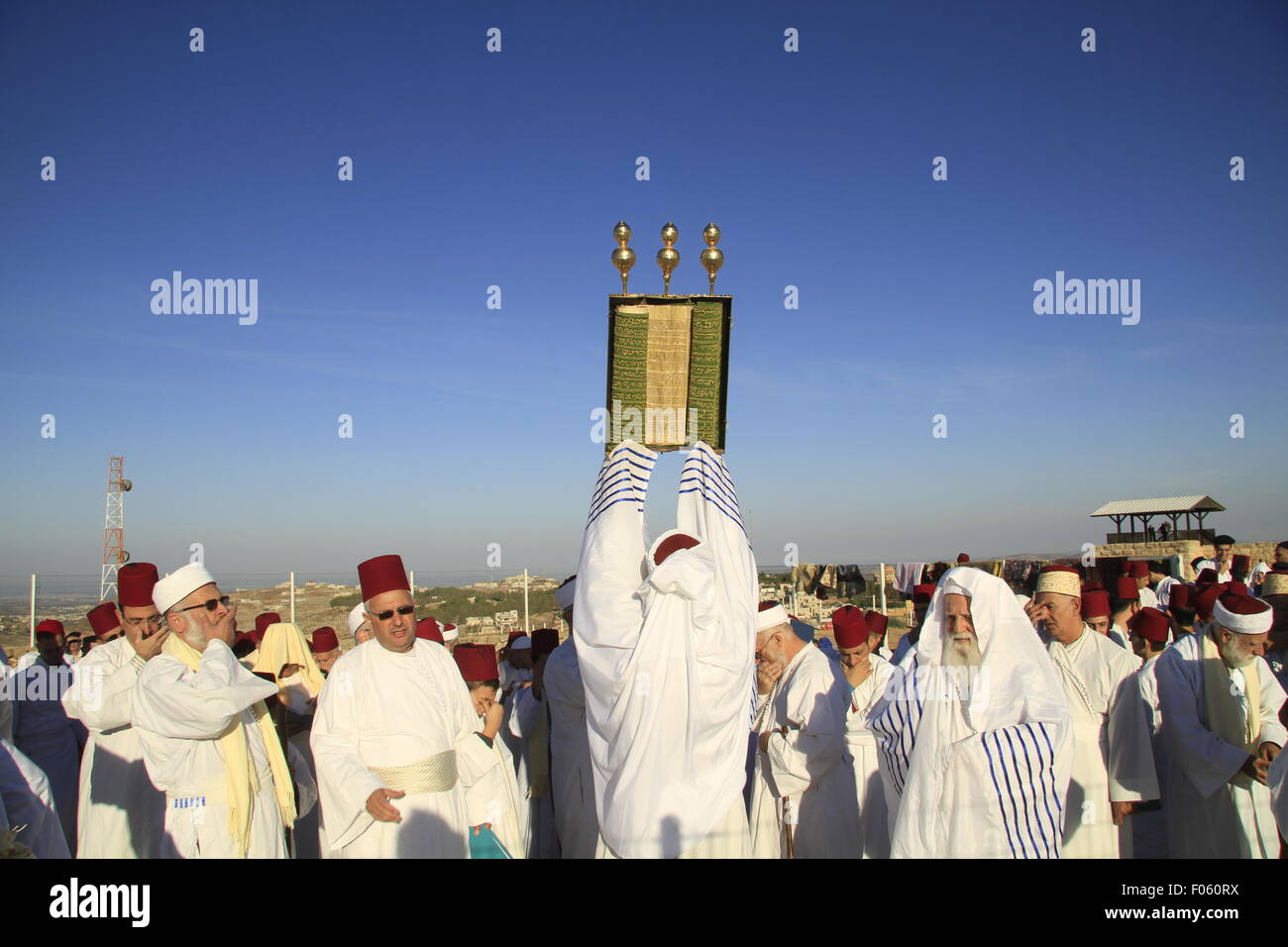 Samaria, Samaritan pilgrimage to Mount Gerizim done on Passover ...