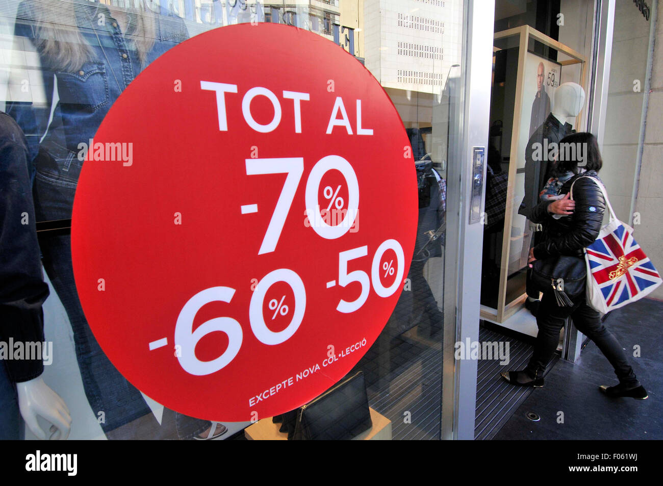 Discounts in clothing store hi-res stock photography and images - Alamy