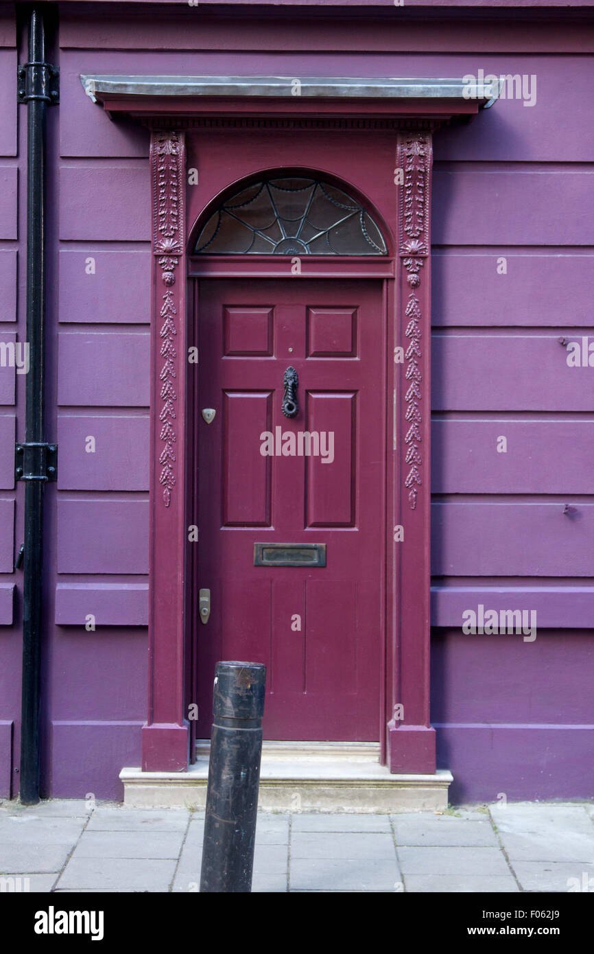 Purple front door hi-res stock photography and images - Alamy