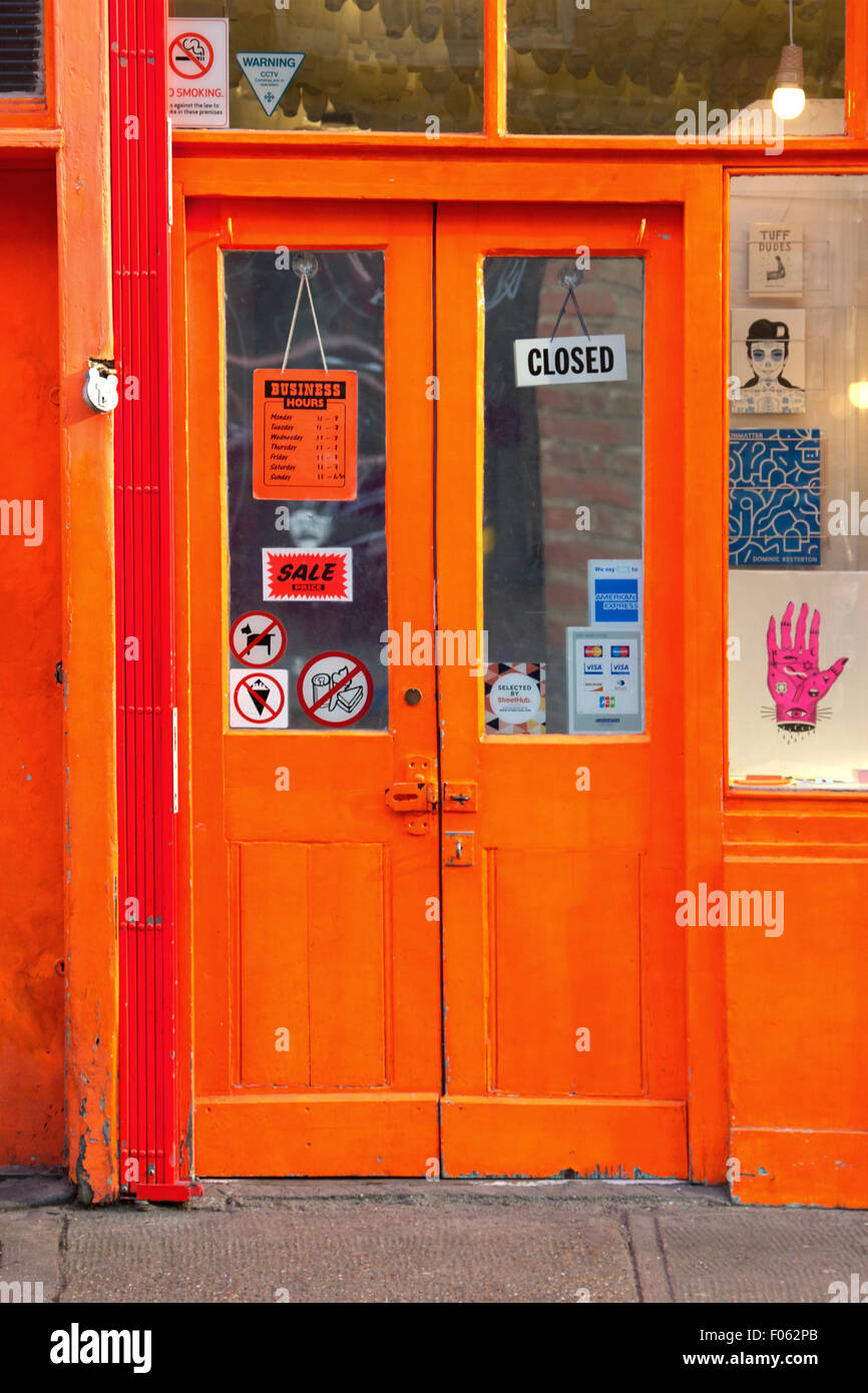 Orange door hi-res stock photography and images - Alamy