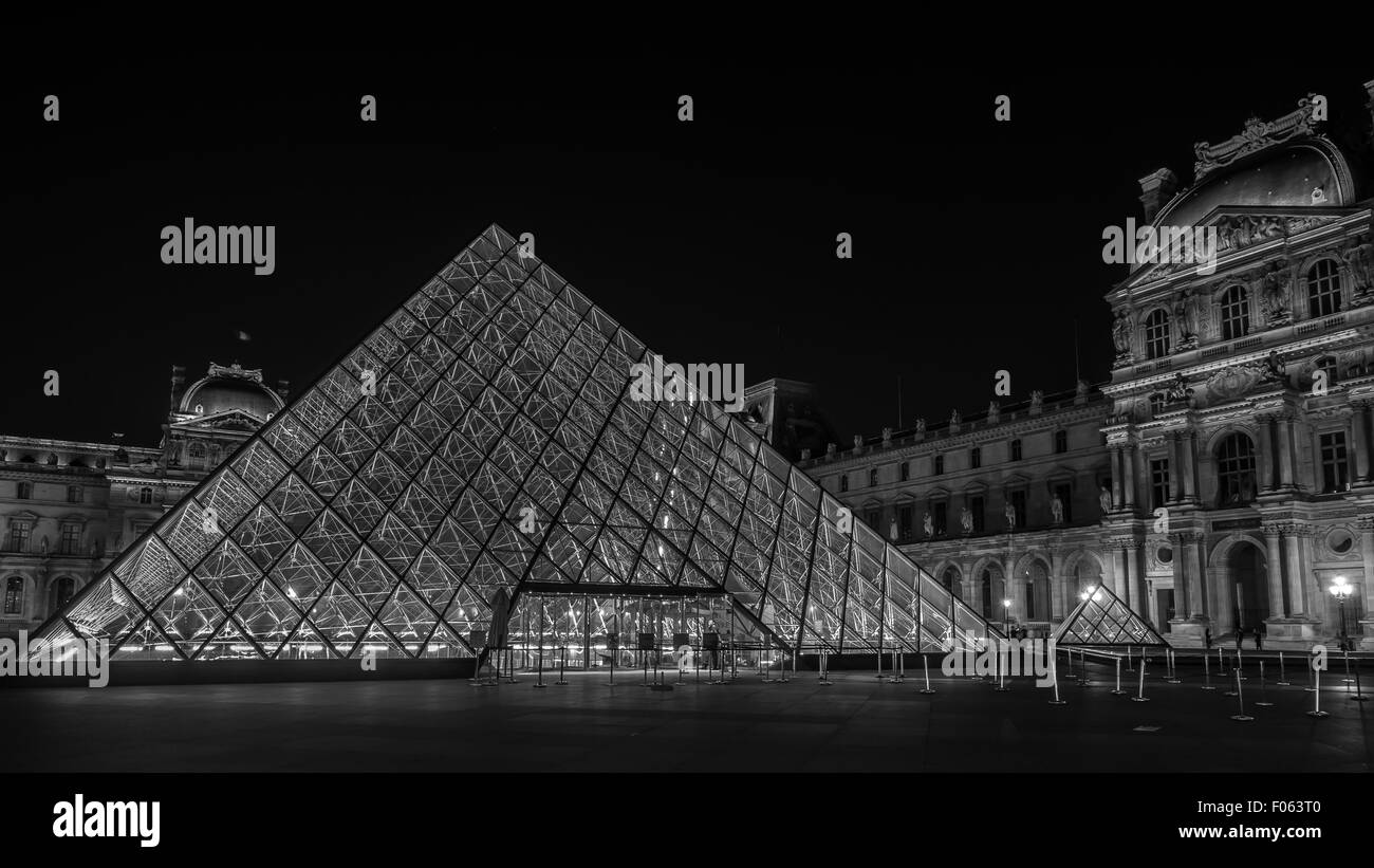 Paris white city building hi-res stock photography and images - Alamy