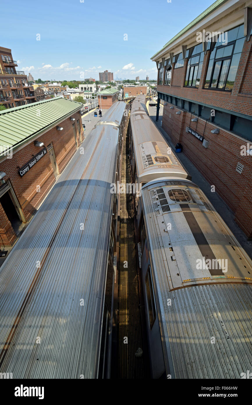 Stillwell avenue station hi-res stock photography and images - Alamy